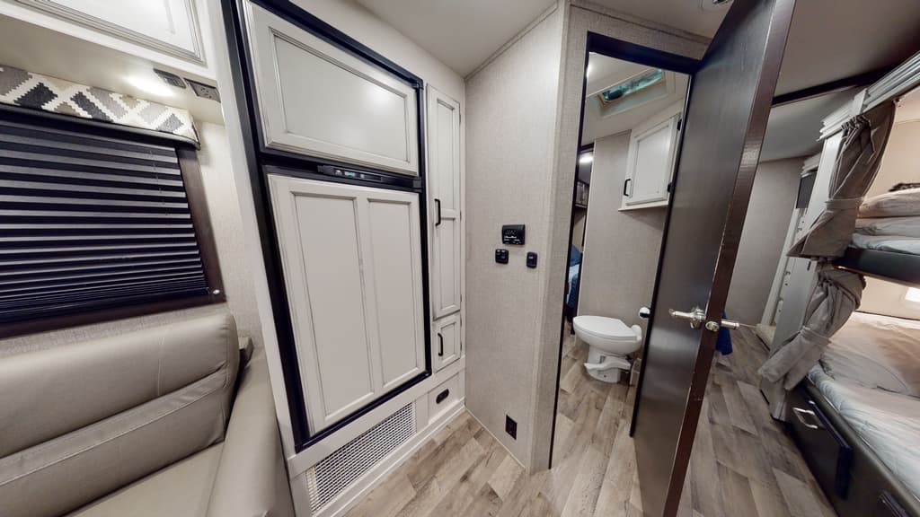 Luxury RV Rentals | Goss RV