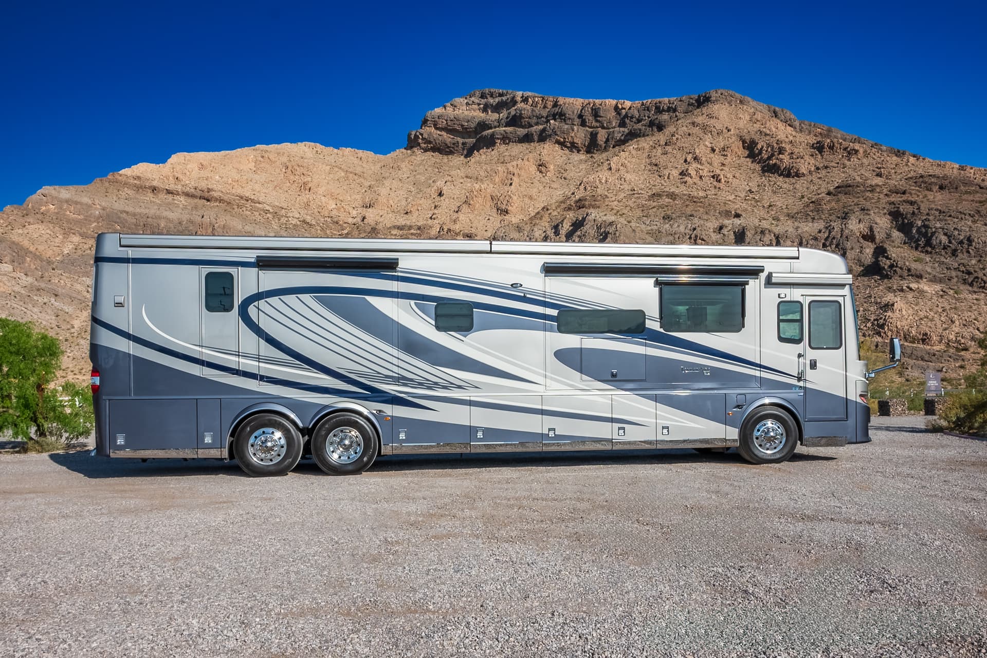 Luxury RV Rentals| Goss RV